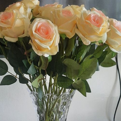 Artificial roses 1 piece – Sprinkles Bakeware Supplies Kenya